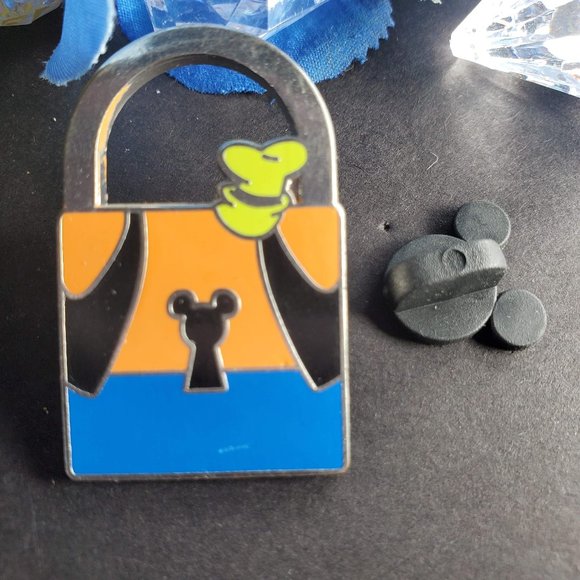 Disney | Jewelry | Disney Parks Goofy Lock Pin | Poshmark
